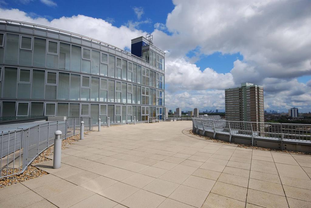 Falcon Wharf, Battersea, London, SW11 1 bed flat - £2,384 pcm (£550 pw)