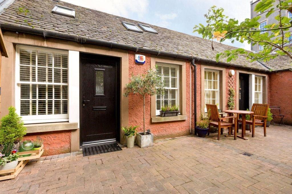 King's Stables Lane, Edinburgh, EH1 2 bed house - £2,000 pcm (£462 pw)