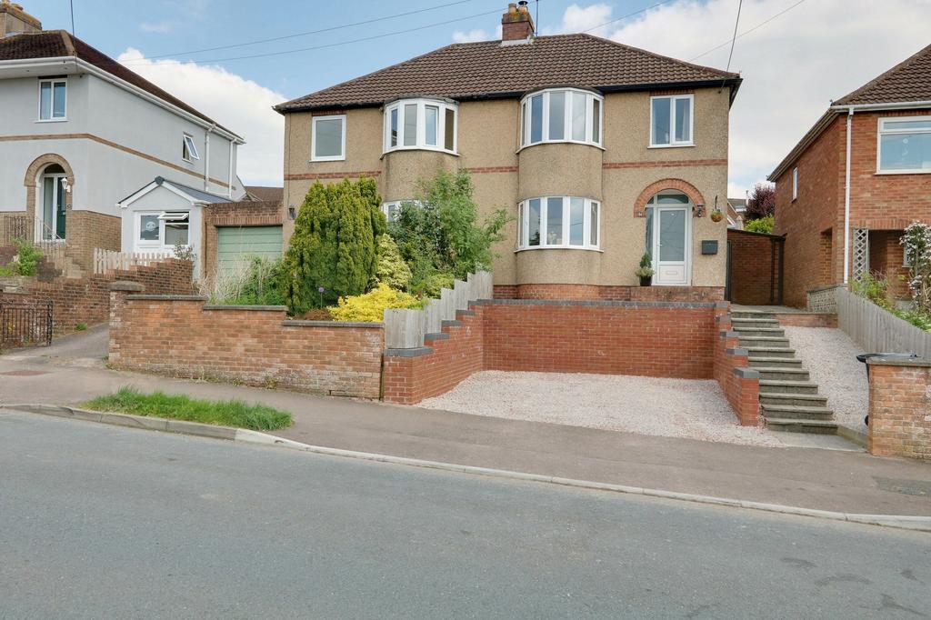 Woodside Avenue, Cinderford, Gloucestershire. GL14 2DW 3 bed semi ...