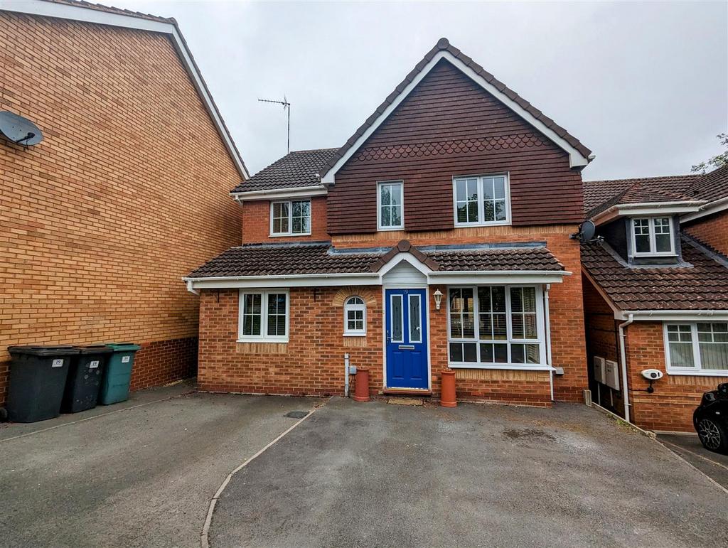 Chaytor Drive, The Shires, Nuneaton 4 bed detached house - £310,000