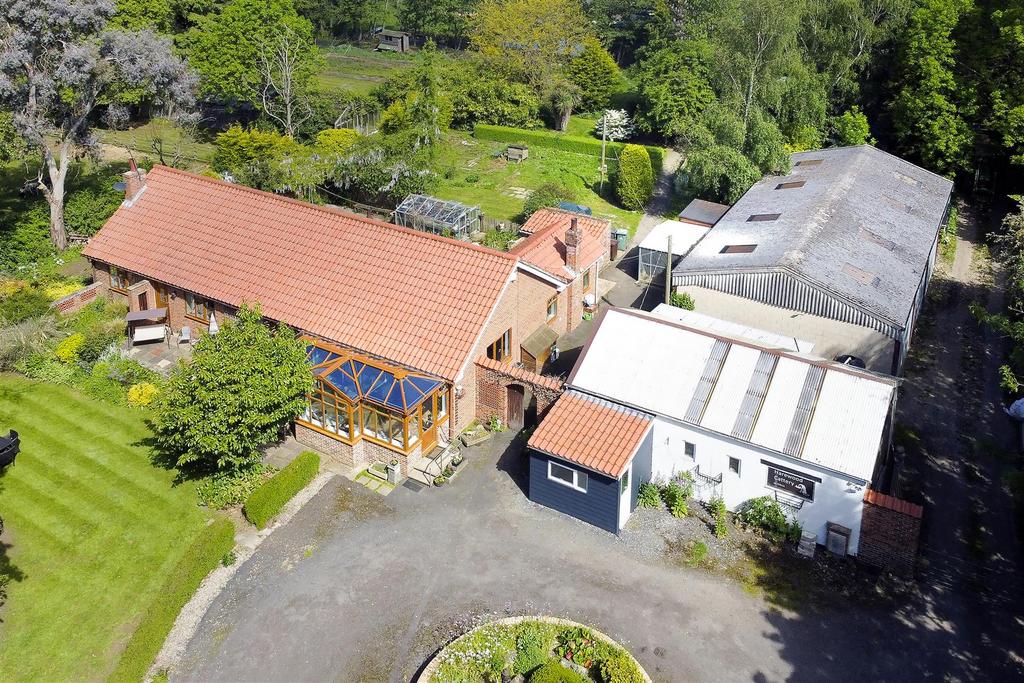 Hillam Common Lane, Hillam, Leeds 3 bed farm house for sale - £900,000