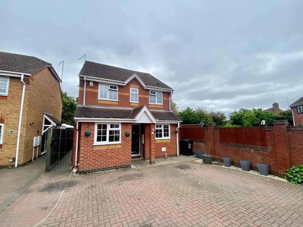 Sandhurst Close East Hunsbury 3 Bed Detached House £359 995