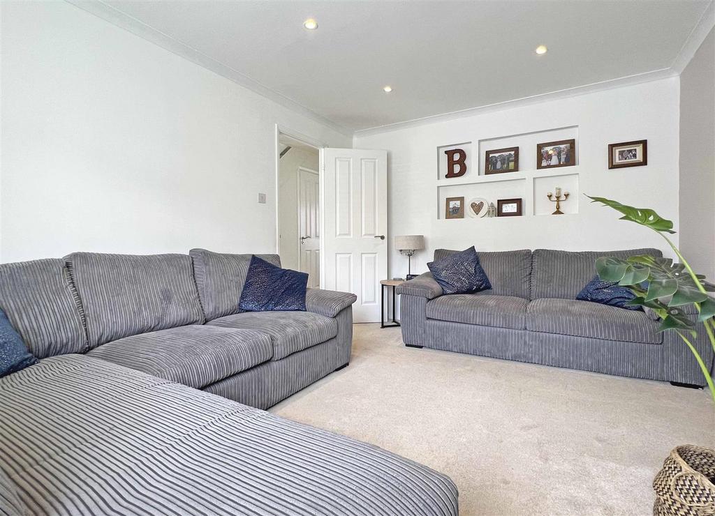 Gilpin Way White Court Braintree 3 Bed Semi Detached House For Sale