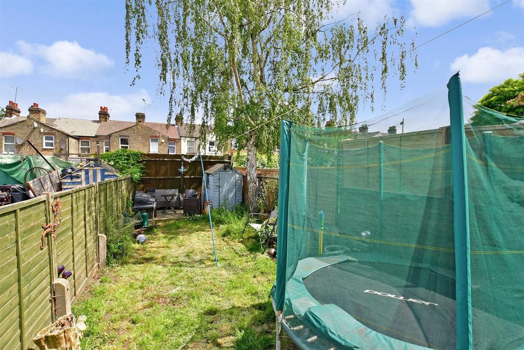 Vickers Road, Erith, Kent 3 bed terraced house for sale - £350,000