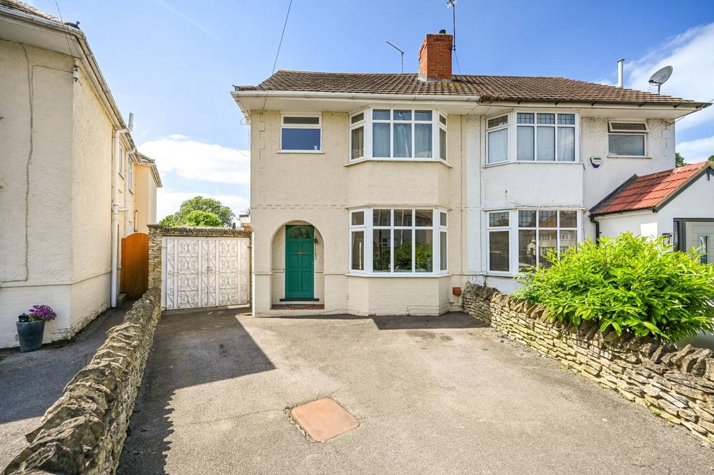 Buckland Crescent, Windsor, SL4 4 bed semi-detached house - £700,000