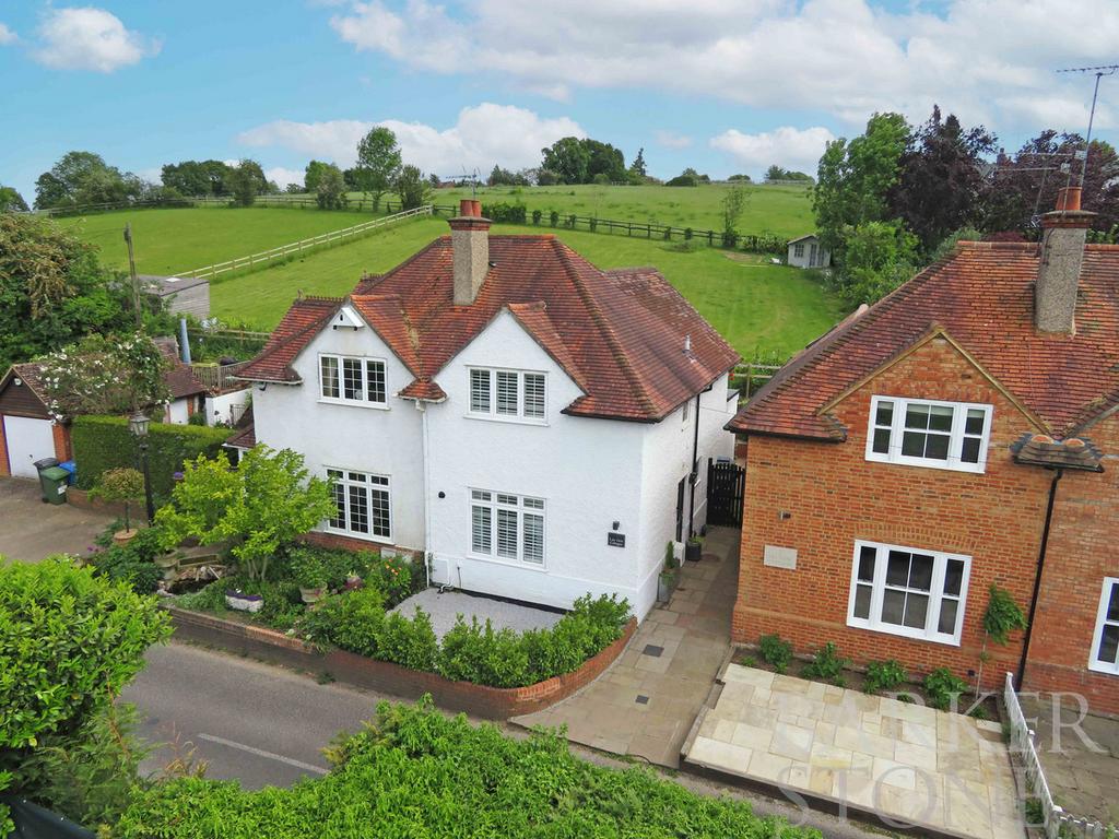 Cottage with Parking, Cookham Dean, SL6 3 bed cottage - £695,000