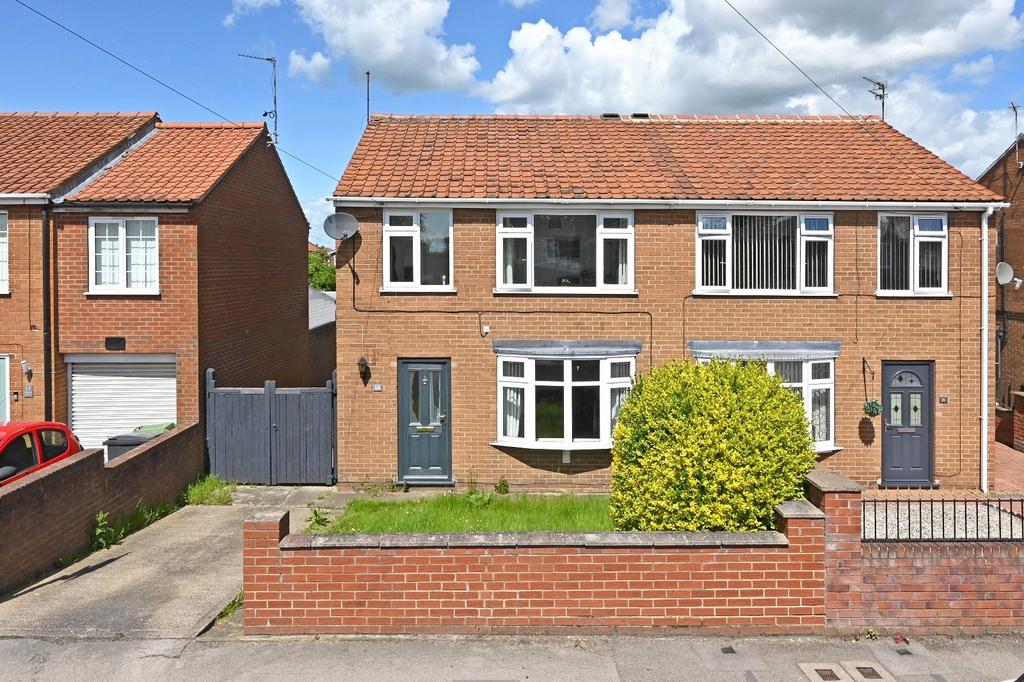 Whenby Grove, Huntington, York, YO31 3 bed semi-detached house - £1,400 ...