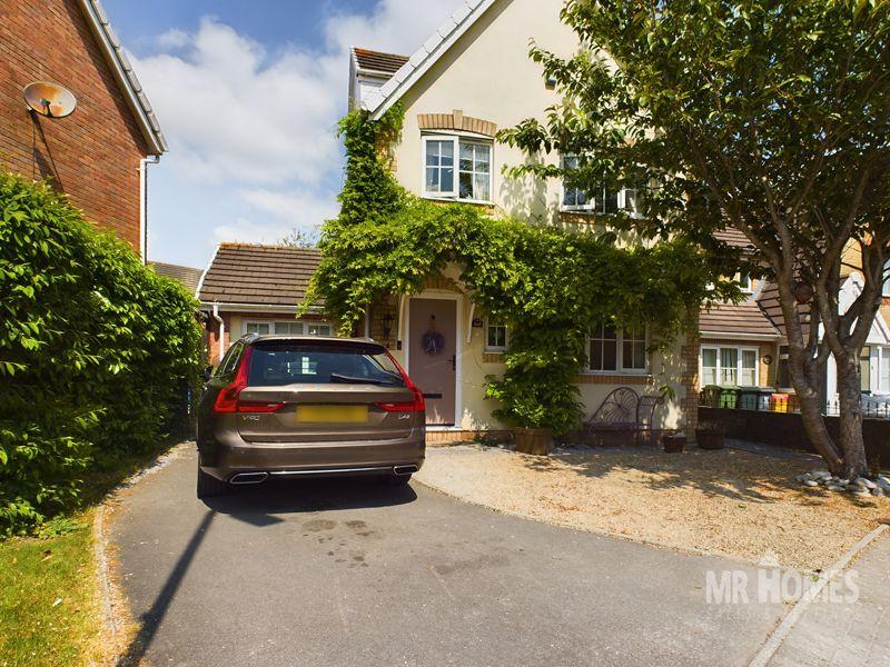 Palmers Drive, Park View Grove, Cardiff. CF5 5NR 3 bed detached house ...