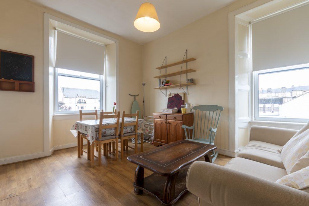 2550L – Albert Place, Edinburgh, EH7 5HN 3 bed flat - £1,875 pcm (£433 pw)