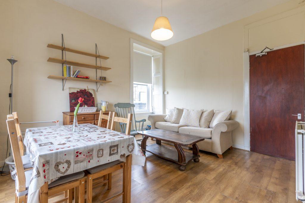2550L – Albert Place, Edinburgh, EH7 5HN 3 bed flat - £1,875 pcm (£433 pw)