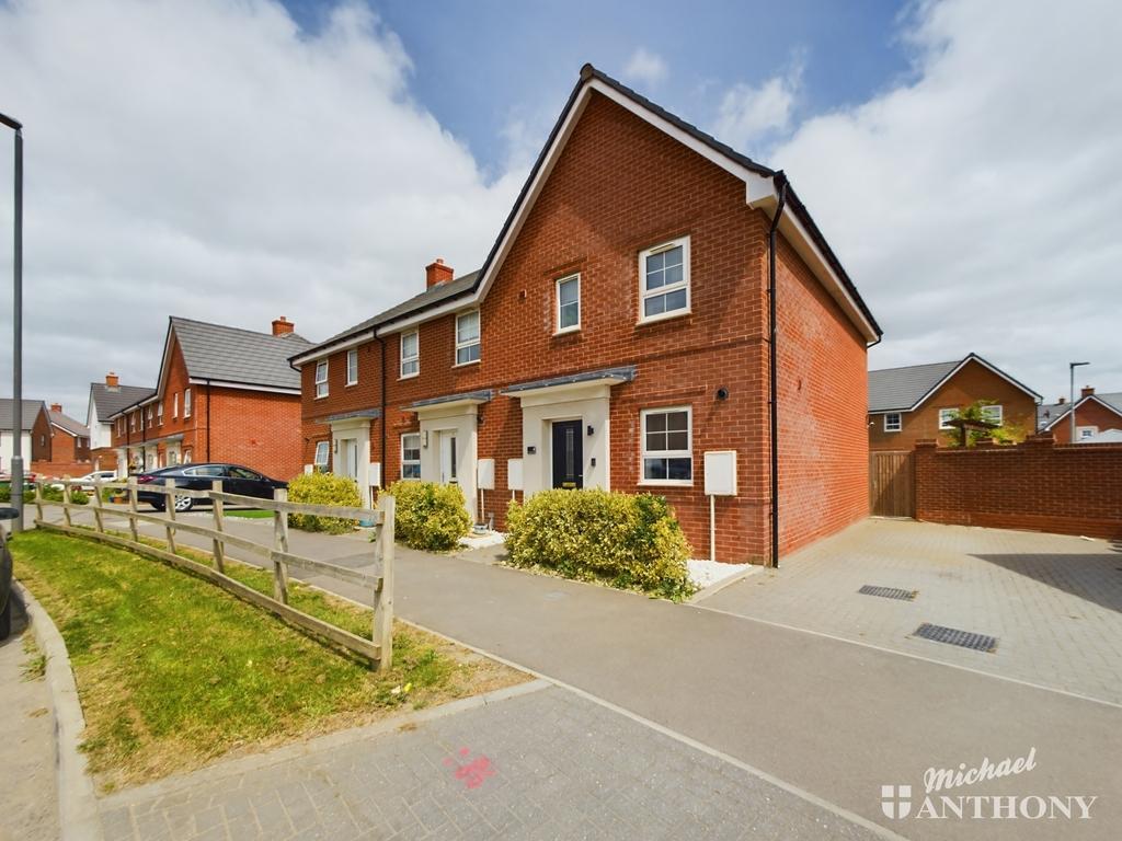 Armstrongs Fields, Kingsbrook 3 bed end of terrace house - £380,000