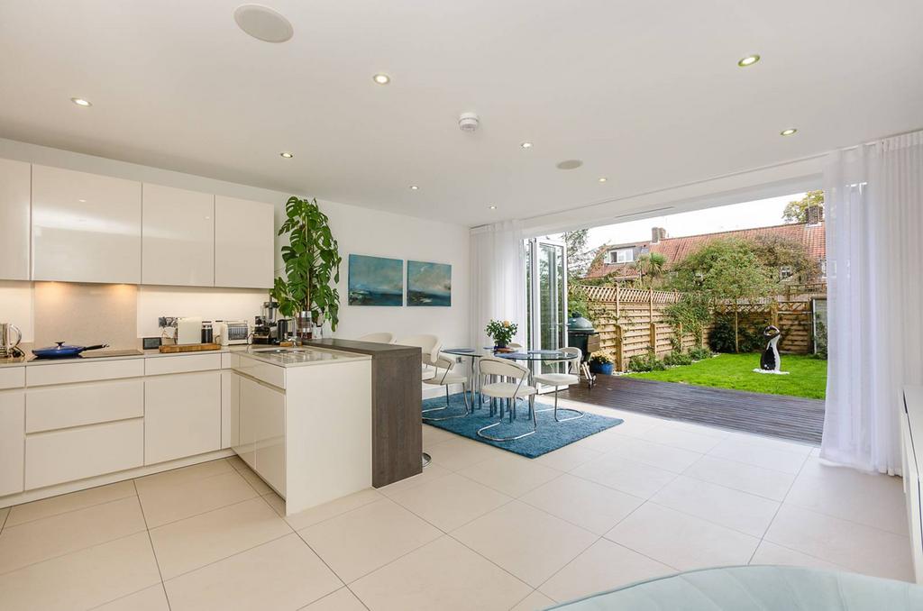 Emerald Square, Roehampton, London, SW15 4 bed terraced house - £4,329 ...