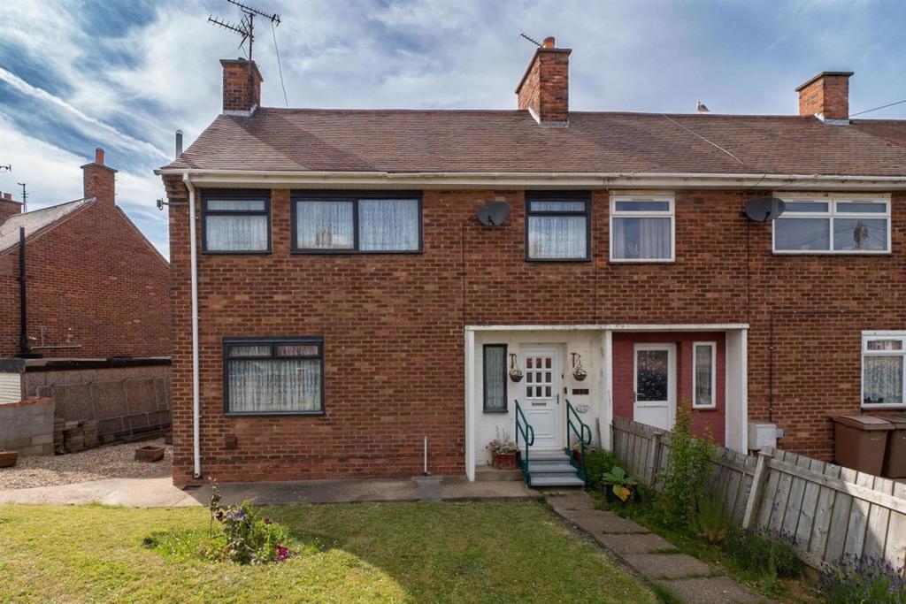 Trinity Road, Hornsea, East Riding of... 3 bed terraced house - £120,000