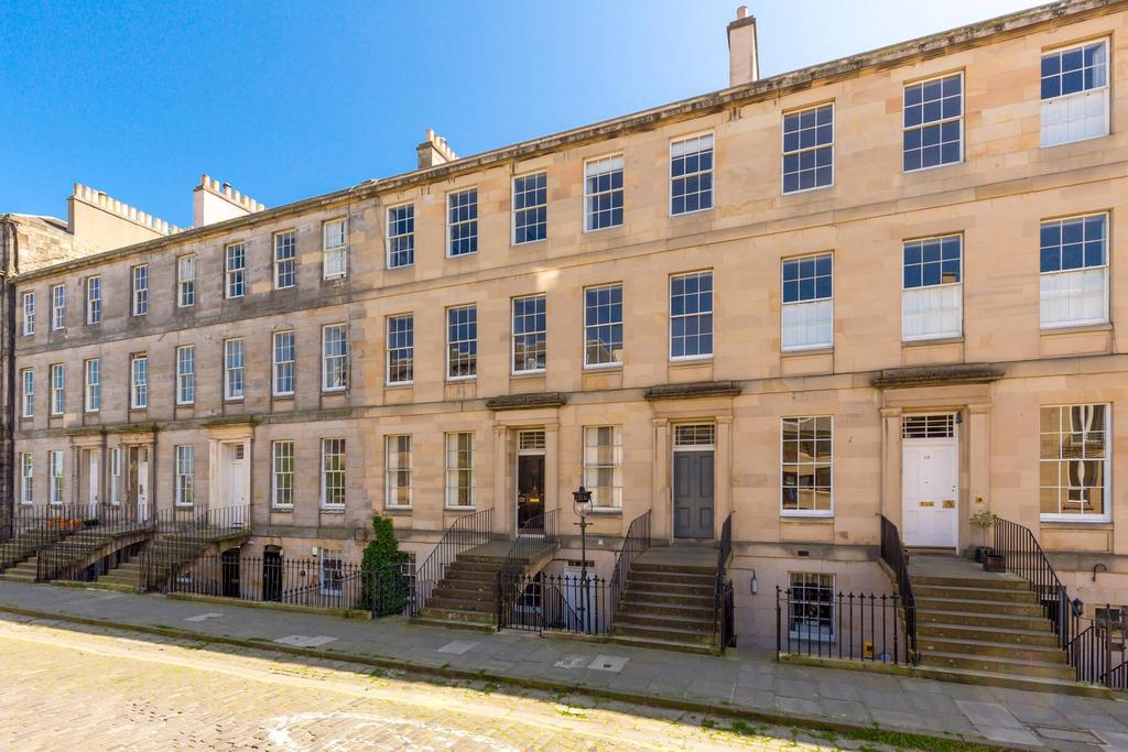 Fettes Row, Edinburgh, EH3 2 bed flat - £440,000