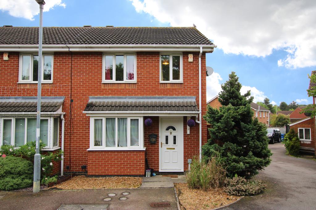 Stratfield Way, Kettering NN15 3 bed end of terrace house - £210,000