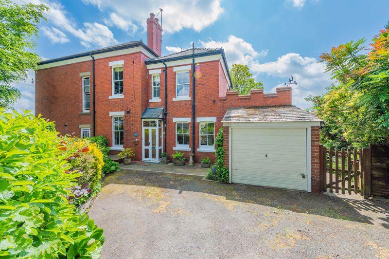 Mount Drive, Oswestry 3 bed semi-detached house - £299,000
