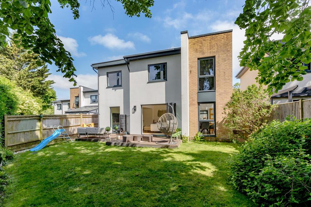 Saxon Way, Brighton 3 bed detached house - £750,000