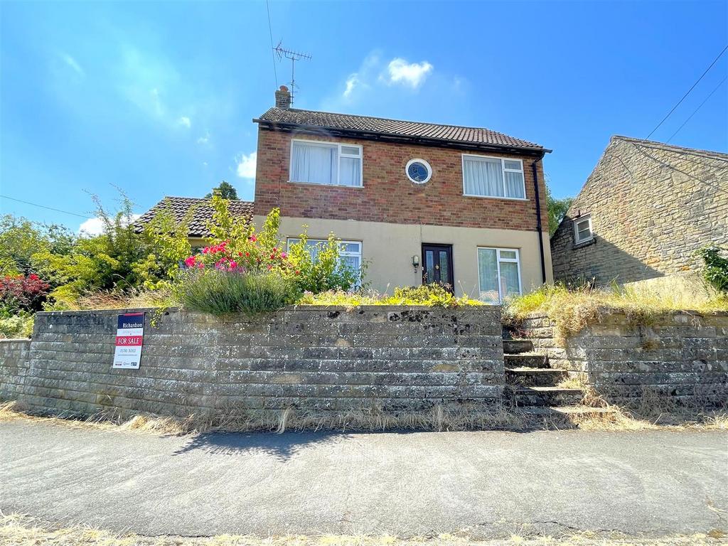 High Street, Castle Bytham, Grantham 3 bed detached house for sale - £295,000