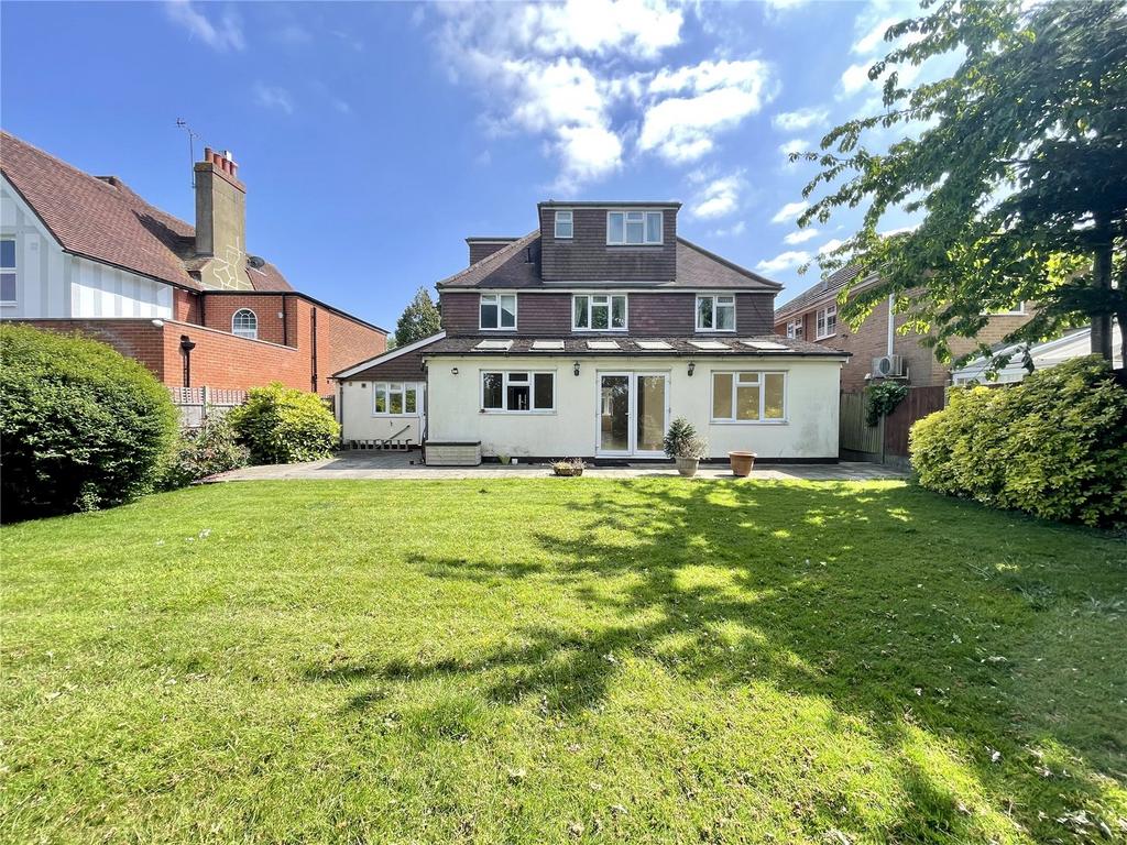 Athenaeum Road, London, N20 6 bed detached house - £6,450 pcm (£1,488 pw)