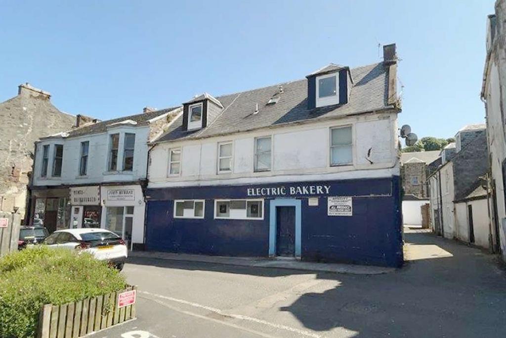 Store Lane, Rothesay Isle of Bute PA20 2 bed flat - £28,000