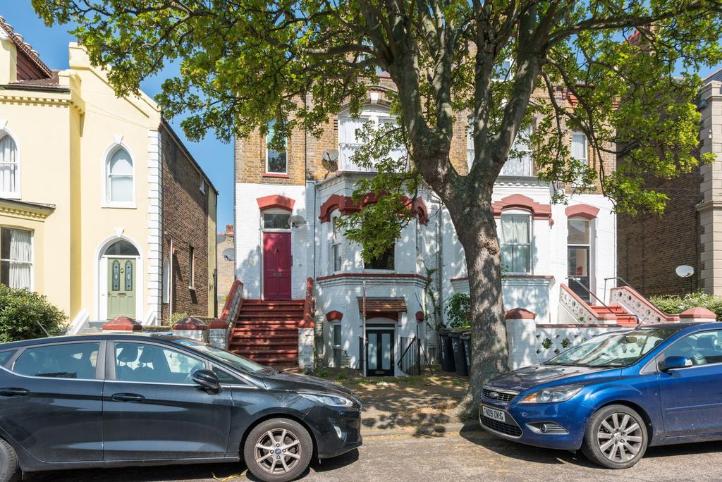 North Avenue, Ramsgate, CT11 1 bed apartment - £160,000