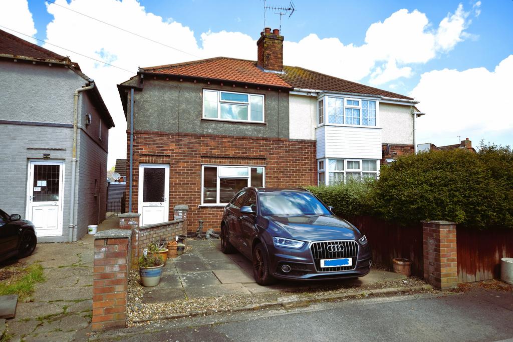Beverley Grove, Skegness PE25 3 bed semi-detached house - £160,000