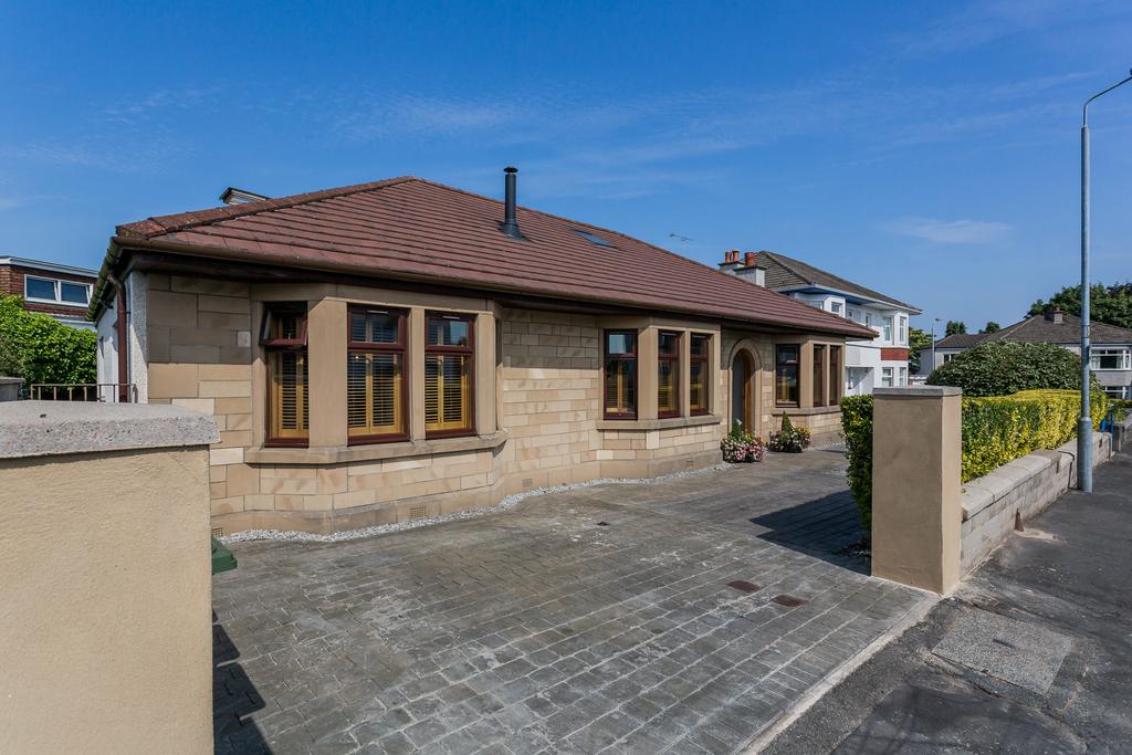 14 Auchmannoch Avenue, Paisley, PA1 3AQ 3 bed bungalow for sale - £415,000