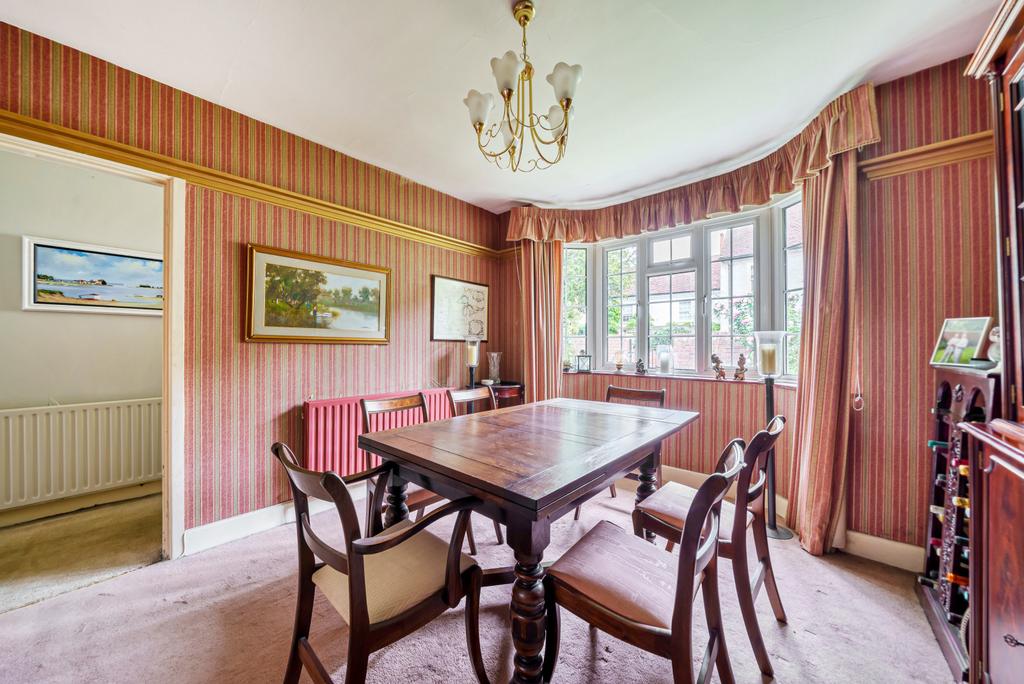 Vicarage Lane, Laleham, TW18 3 bed detached house for sale - £850,000