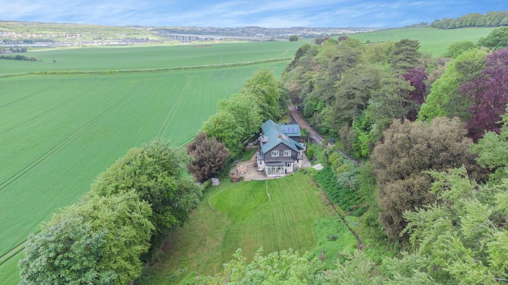 Pilgrims Way, Wouldham, Rochester, Kent 5 bed detached house for sale ...