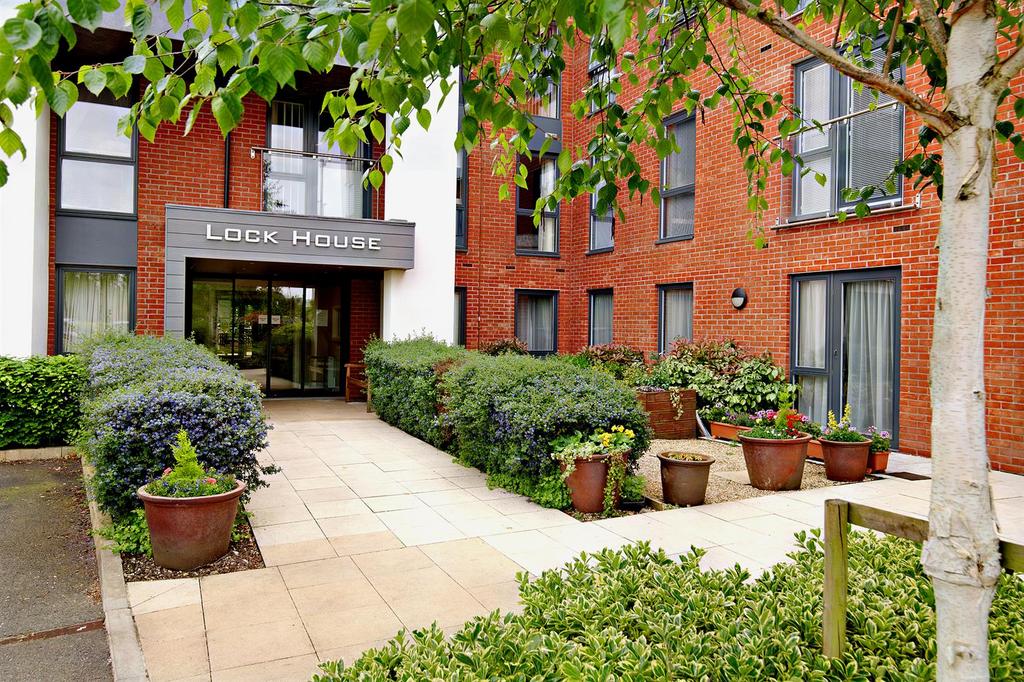 Lock House, Keeper Close, Taunton... 2 bed apartment - £325,000