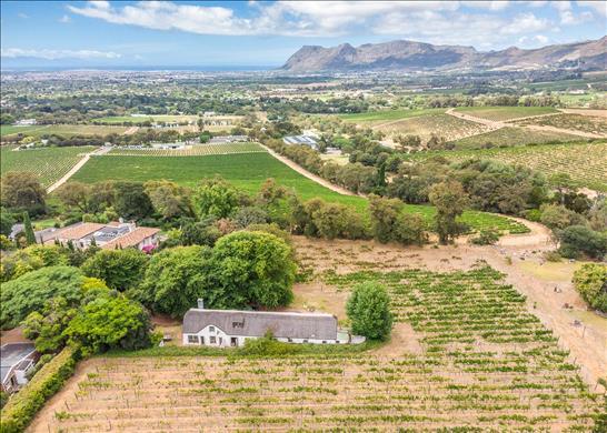 Cape Town, Constantia Land - £600,878