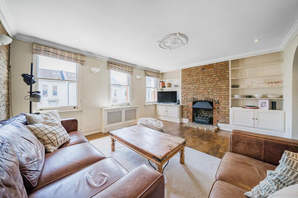 Battersea Rise, Battersea 2 bed flat - £700,000