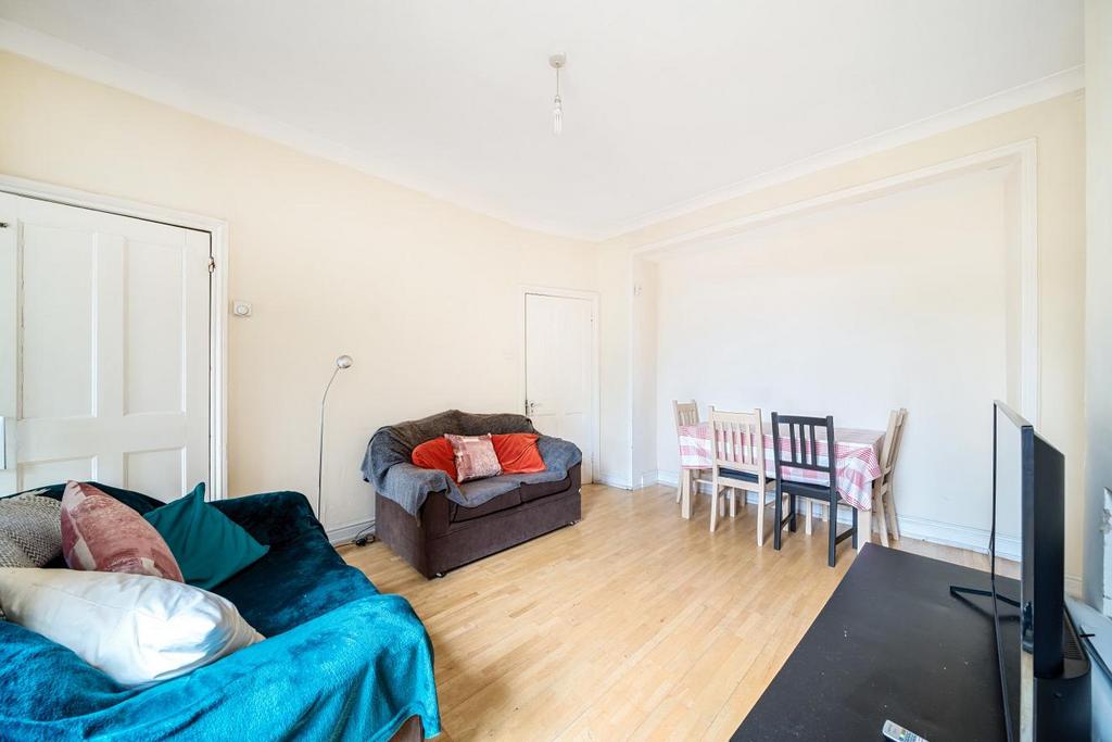 Wells House Road, Acton 3 bed end of terrace house - £610,000