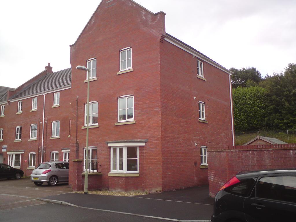 Medley Court, Exeter, EX4 2 bed flat - £895 pcm (£207 pw)
