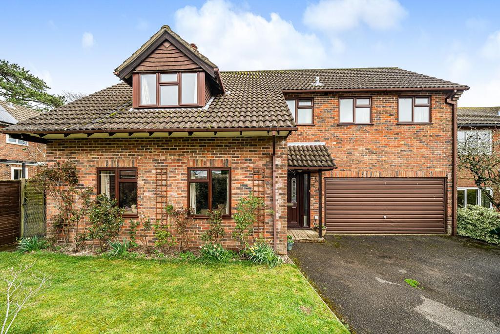 Downlands Way, South Wonston, SO21 4 bed detached house - £599,950