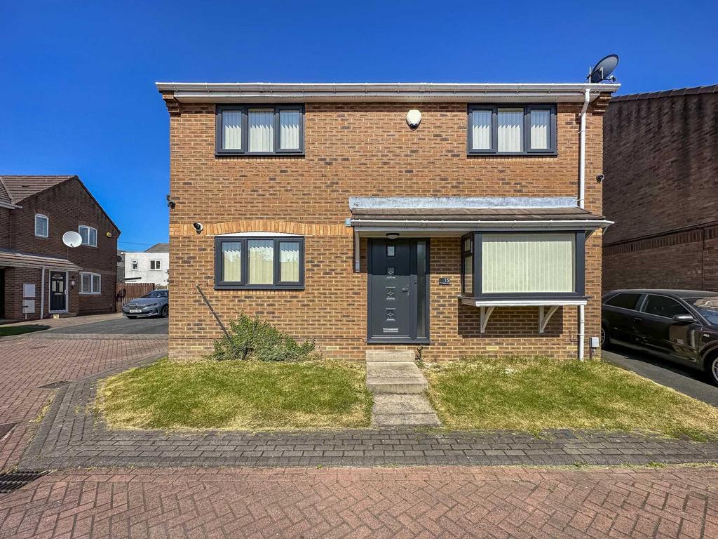 Plover Drive, Healey 3 bed detached house - £255,000