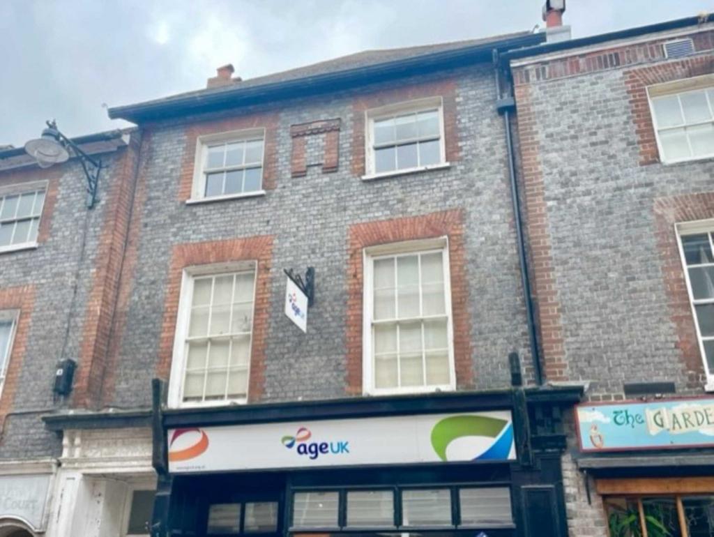 Cliffe High Street, Lewes 1 bed flat - £310,000