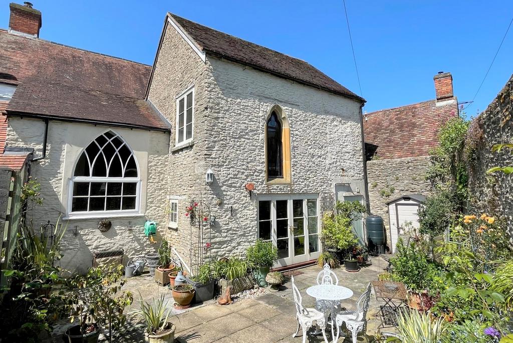 Henstridge, Somerset, BA8 4 bed property for sale - £375,000