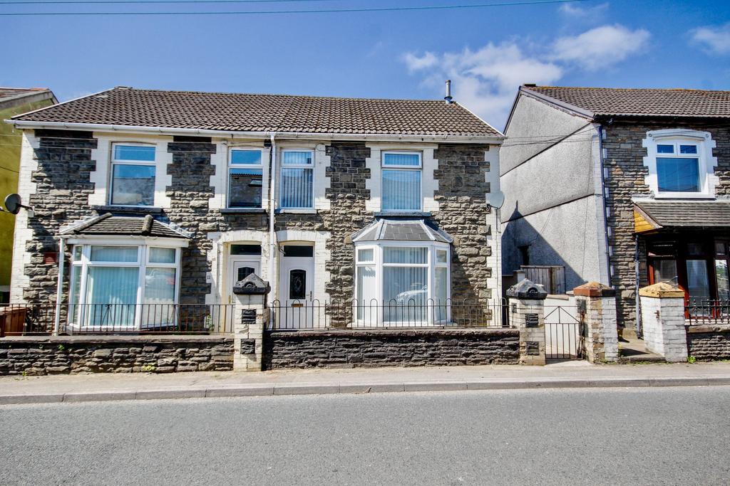 Pengam Road, Aberbargoed, Bargoed 3 bed semi-detached house - £195,000