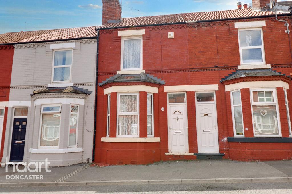 Burton Avenue, Balby, Doncaster 2 bed terraced house for sale - £100,000