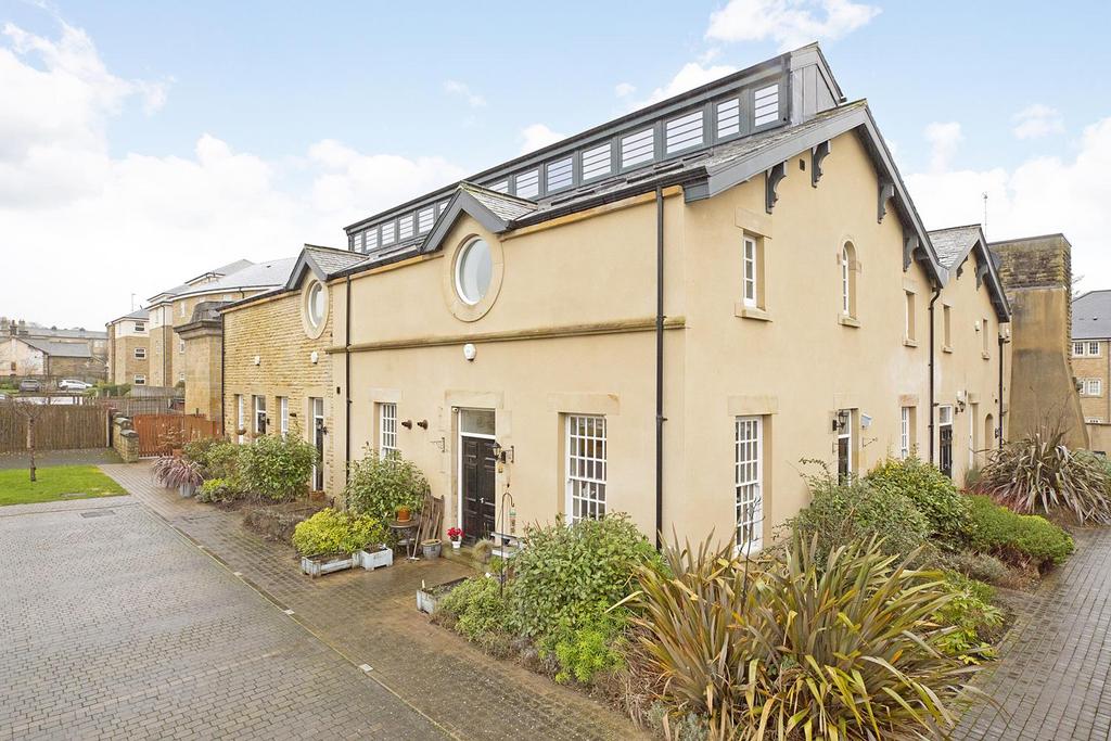 Clifford Drive, Menston LS29 3 bed townhouse - £415,000