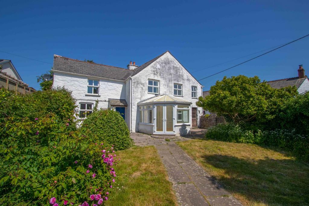 Lower Metherell, Callington 5 bed detached house - £380,000