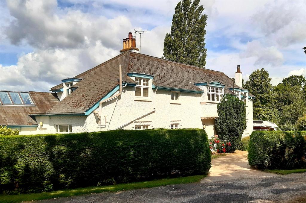 Ruckinge Road, Hamstreet, Kent, TN26 5 bed detached house - £1,095,000