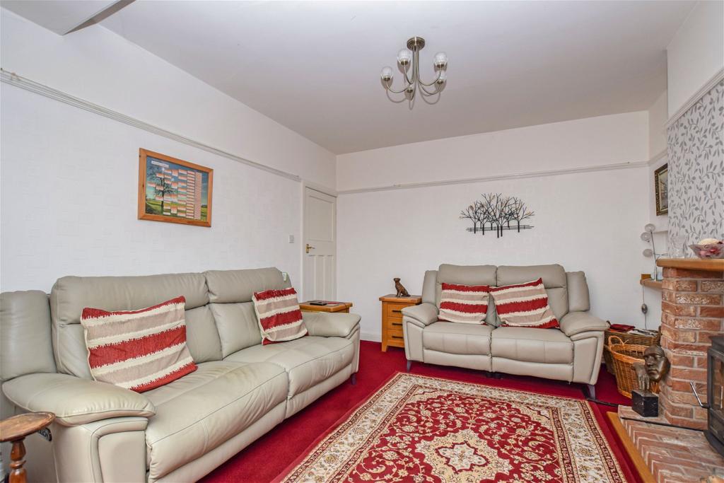 Kent Grove, Runcorn, Cheshire, WA7 5EG 3 bed semi-detached house - £225,000