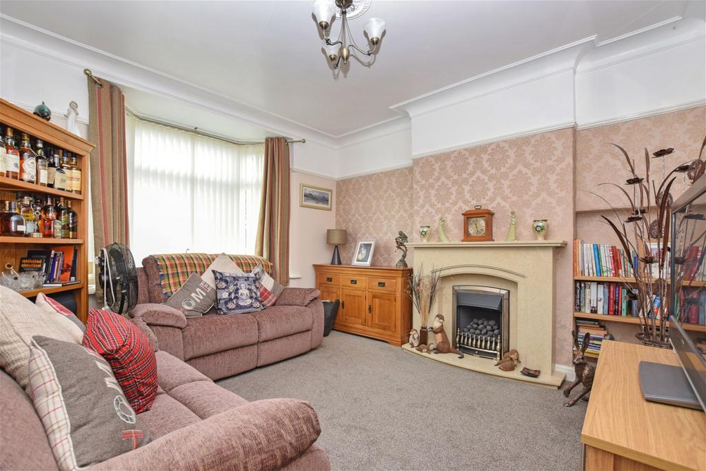 Kent Grove, Runcorn, Cheshire, WA7 5EG 3 bed semi-detached house - £225,000