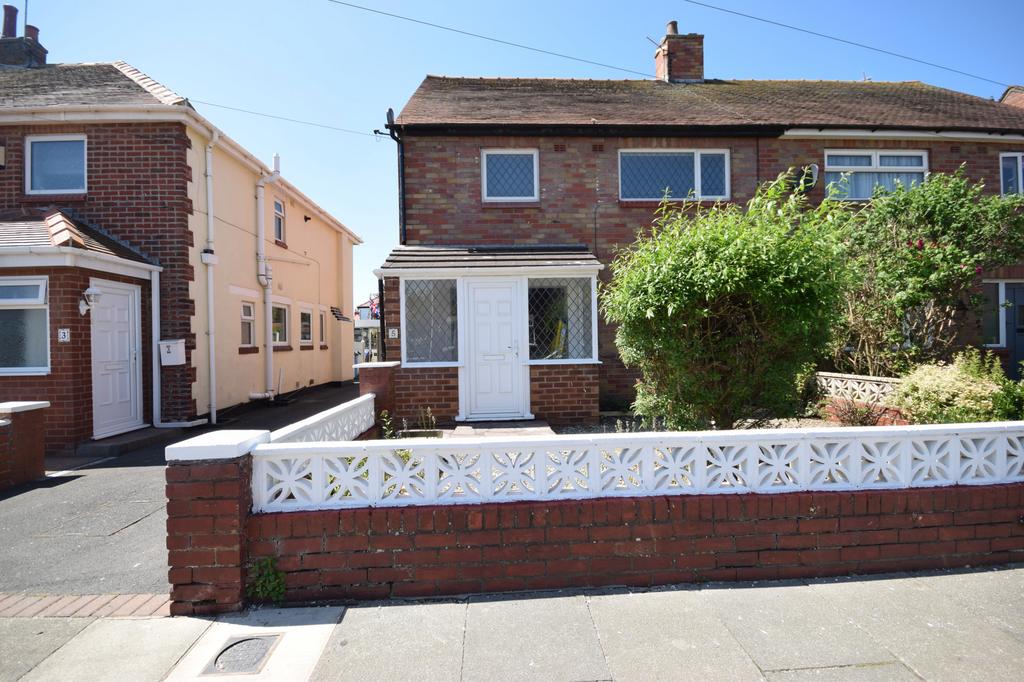 Dobson Avenue, Lytham St. Annes 3 bed semi-detached house - £895 pcm (£ ...
