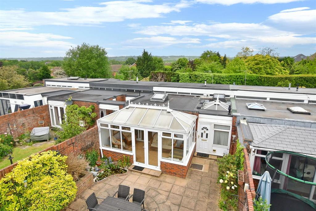 Fauchons Lane, Bearsted, Maidstone, Kent 2 bed terraced bungalow - £360,000