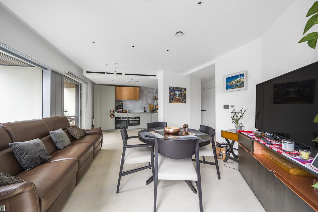 No.2 Upper Riverside, 10 Cutter Lane... 2 bed flat - £800,000