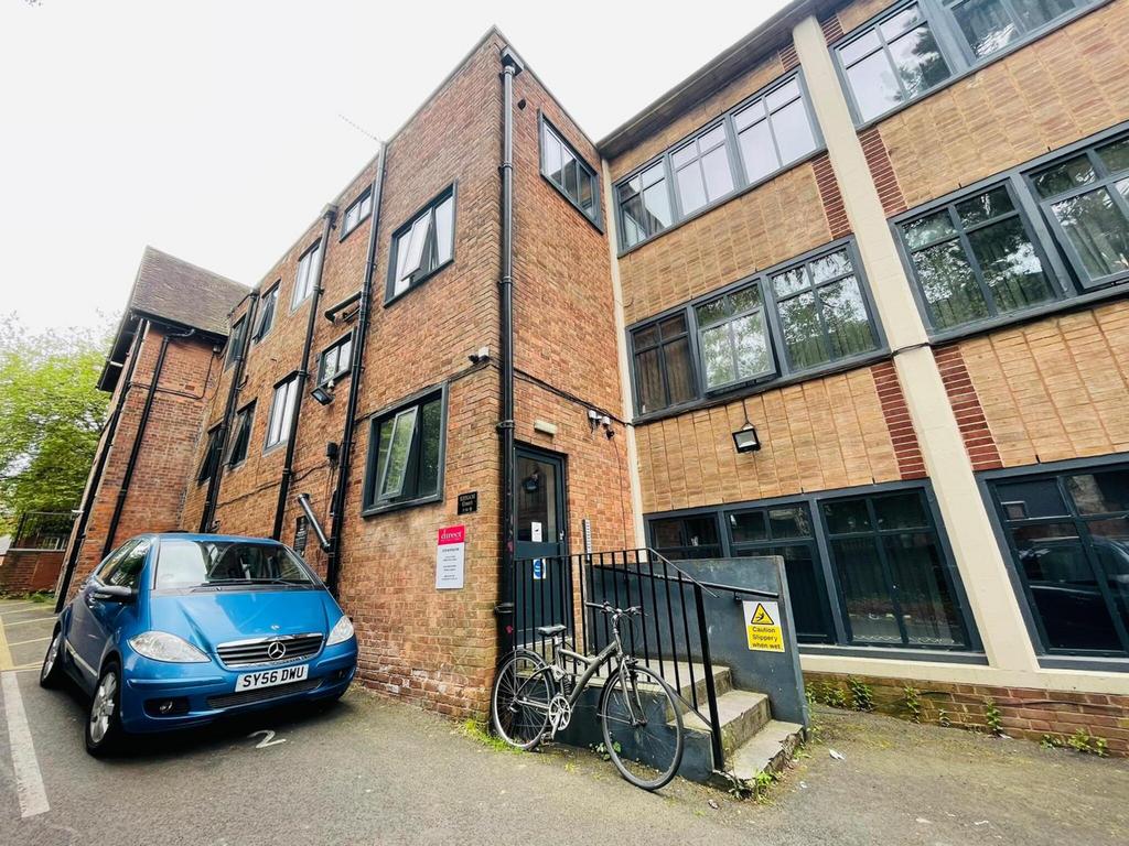 Flat 1, Ednam Court, 1 Ednam Road, DY1 1 bed flat to rent - £695 pcm (£ ...
