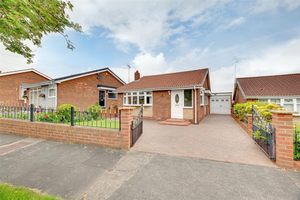 Muirfield Drive, Windy Nook, NE10 1 bed bungalow - £200,000